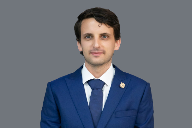 Sandy Harrison：P4B HOMEROOM TEACHER - Xian Liangjiatan International School